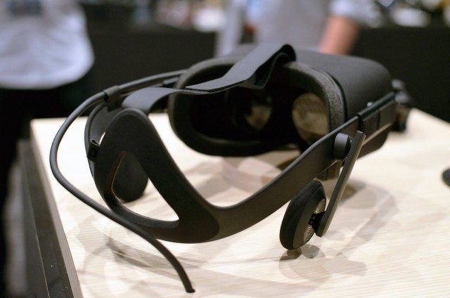 Why the Oculus Rift's Integrated Headphones Might Replace Your Gaming ...