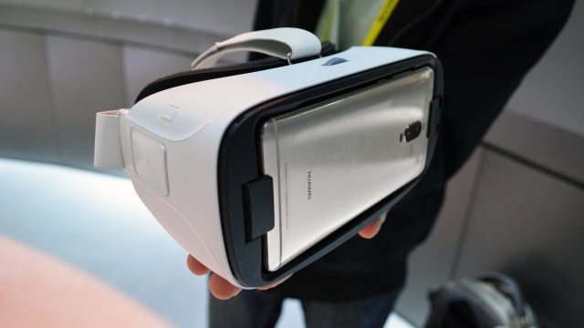Hands-on: Huawei VR is the First Third-party Daydream Headset