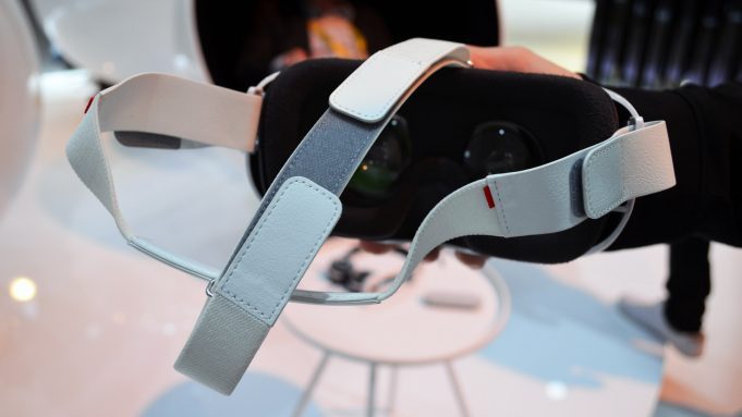 Hands-on: Huawei VR is the First Third-party Daydream Headset