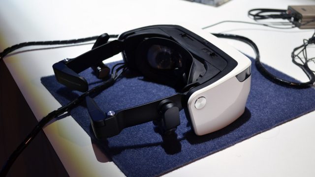 Panasonic's 220 Degree VR Headset Uses Crazy Fused Lenses and 4 Screens