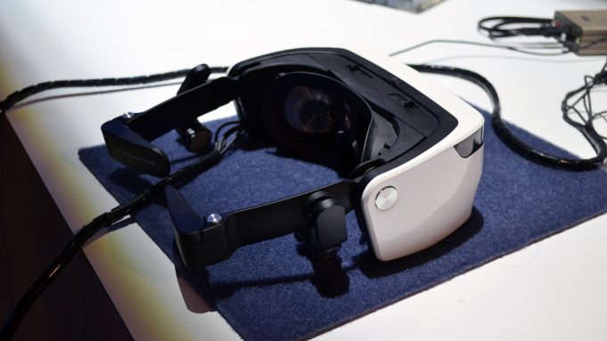 Panasonic's 220 Degree VR Headset Uses Crazy Fused Lenses and 4 Screens