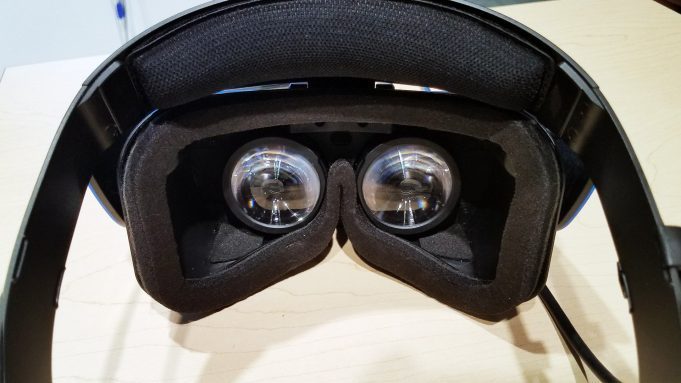 Hands-on: Acer VR Headset for Microsoft's Mixed Reality Platform