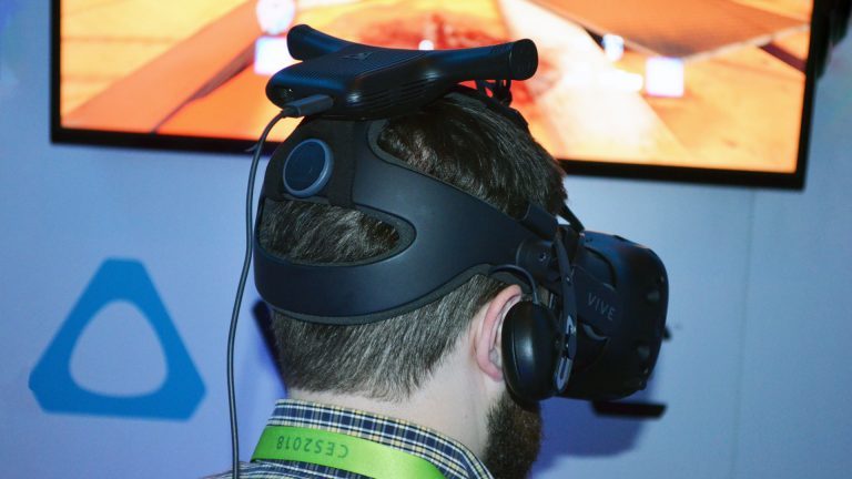 CES 2018: Vive Wireless Adapter Debuts With Robust Connection but ...