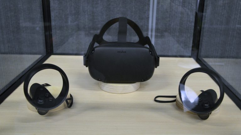 Facebook CEO Mark Zuckerberg: 'Oculus Quest Completes Company's First ...