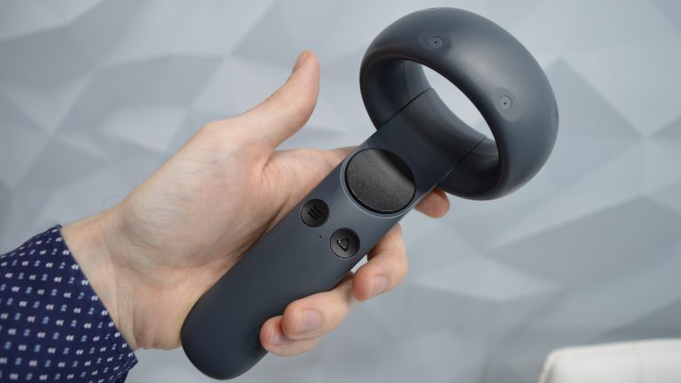 MWC 2019: Vive Focus Plus Brings 6DOF Controllers, New Lenses & Better Comfort