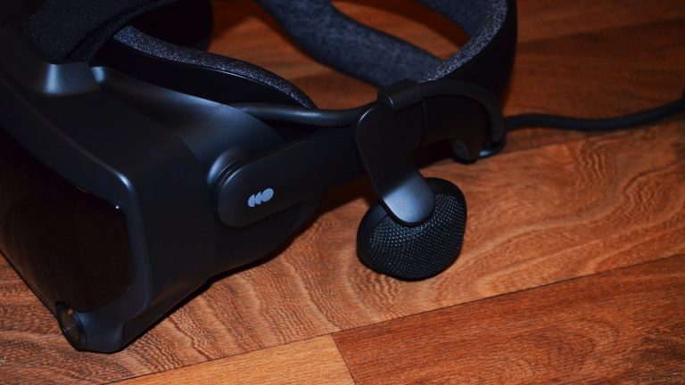 Preview: Valve Index is the DSLR to the Oculus Rift S Point-and-shoot