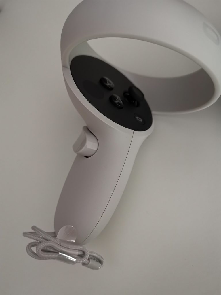 Leaked Photo Shows Oculus Quest 2 with Headset & Controller Tweaks