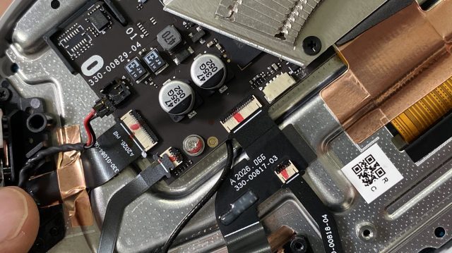 Quest 2 Teardown Reveals New Cooling System & Astoundingly Dense Interior