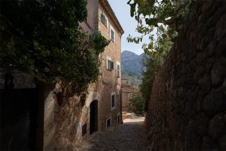 Unexpected Update Brings New Content to SteamVR Home