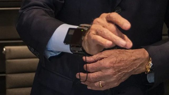Meta Shows Off Wrist-worn XR Controller Prototype to Ray-Ban Parent ...