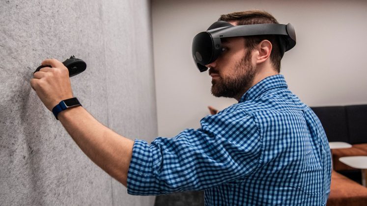 Touch Pro Controllers for Quest Pro Are Also Compatible with Quest 2