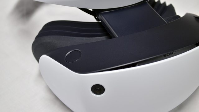 PSVR 2 Unboxing – Close-up with Sony's New Headset – Road to VR