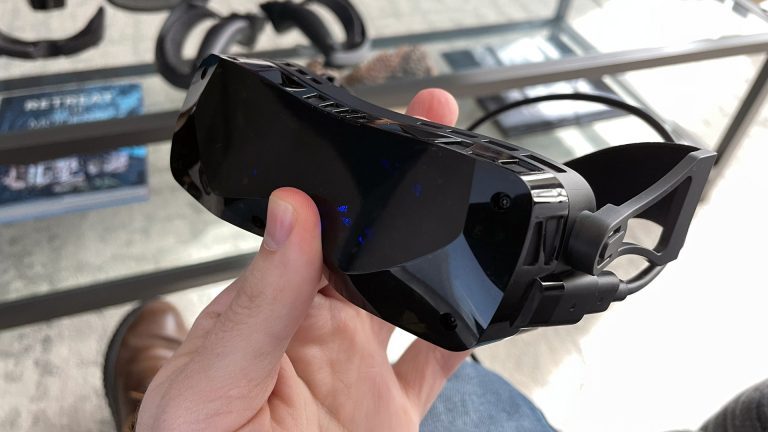 Bigscreen Beyond Hands-on – A Little Headset That Could be a Big Deal