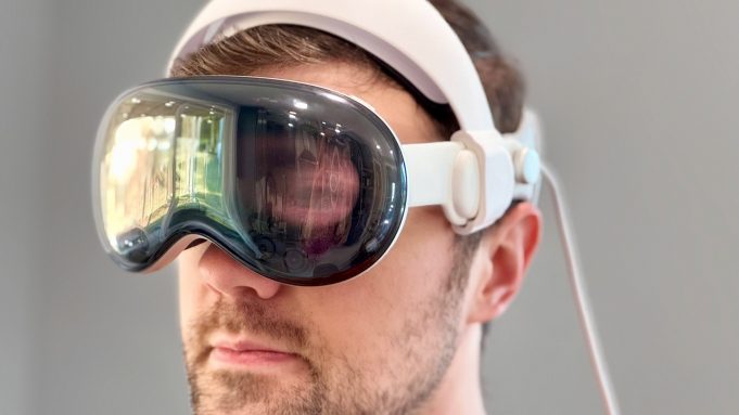 This $45 Headstrap Makes Apple's $3,500 Vision Pro Headset Much Better